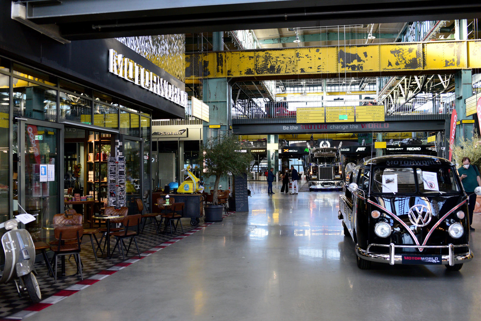 Motorworld München: Staunen, Schlemmen, Schlafen! – autofilou