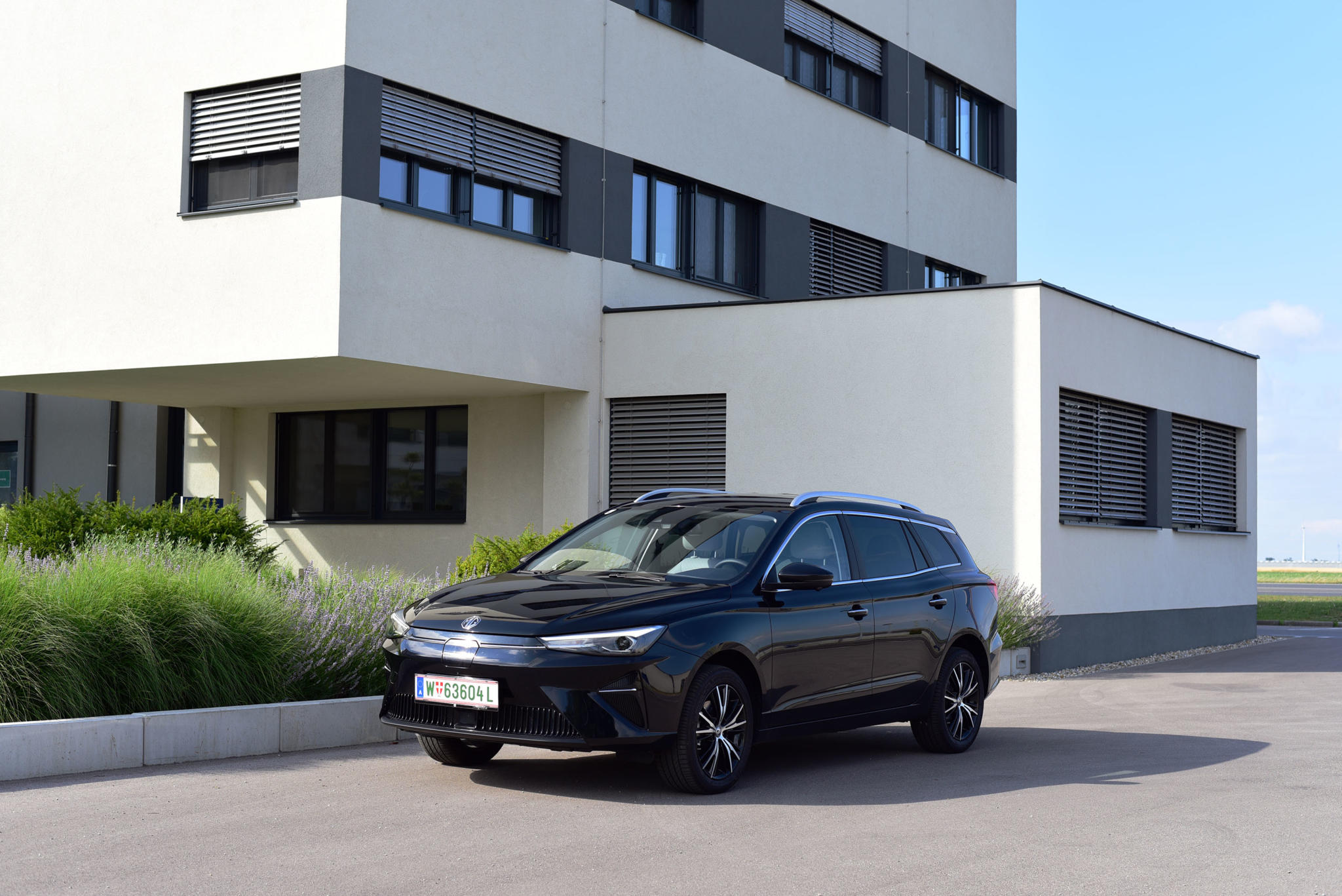 MG MG5 Electric: Der erste echte Elektro-Kombi im Kurz-Test! – autofilou