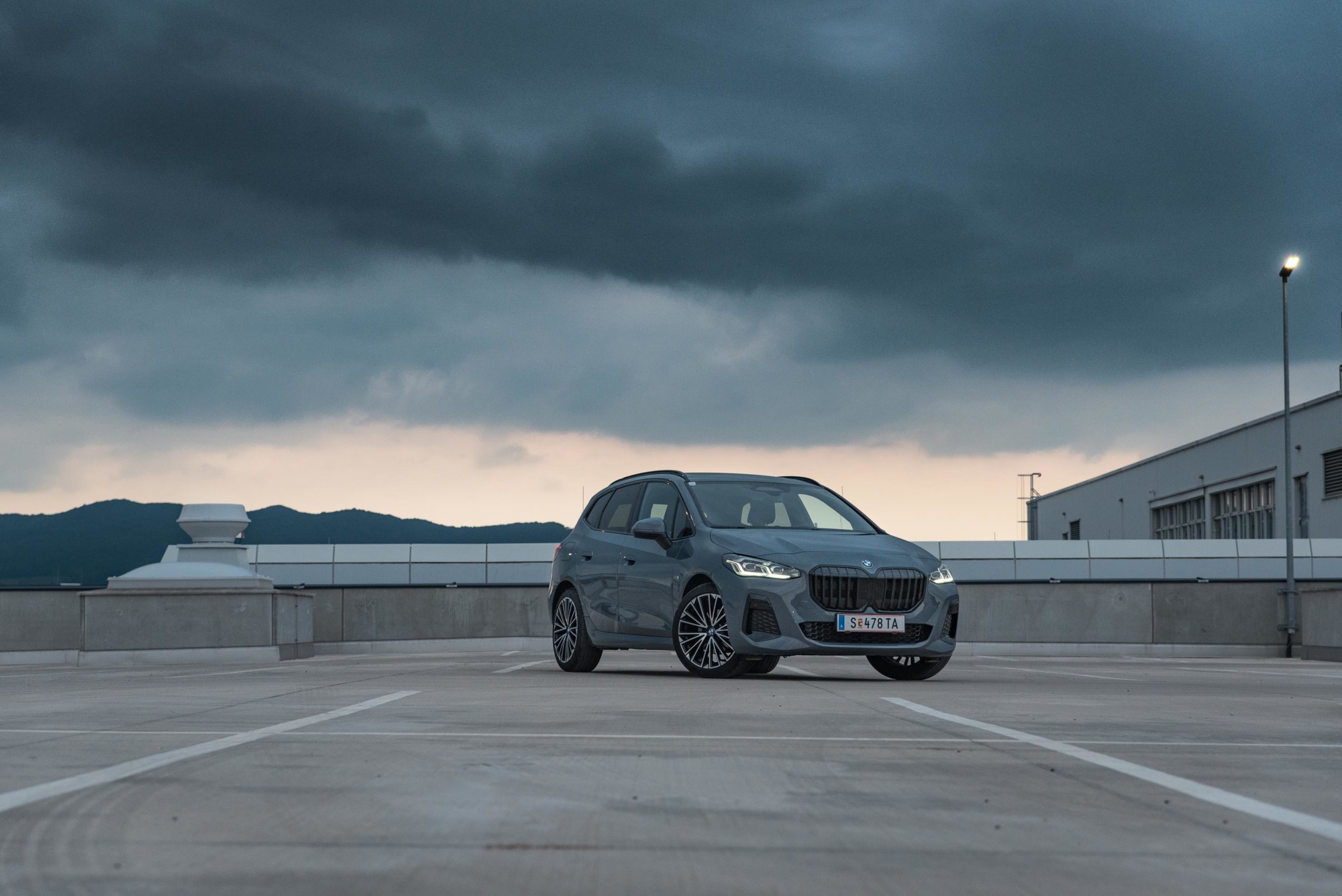 Der 2022 BMW 220i Active Tourer im Intensivtest! – autofilou