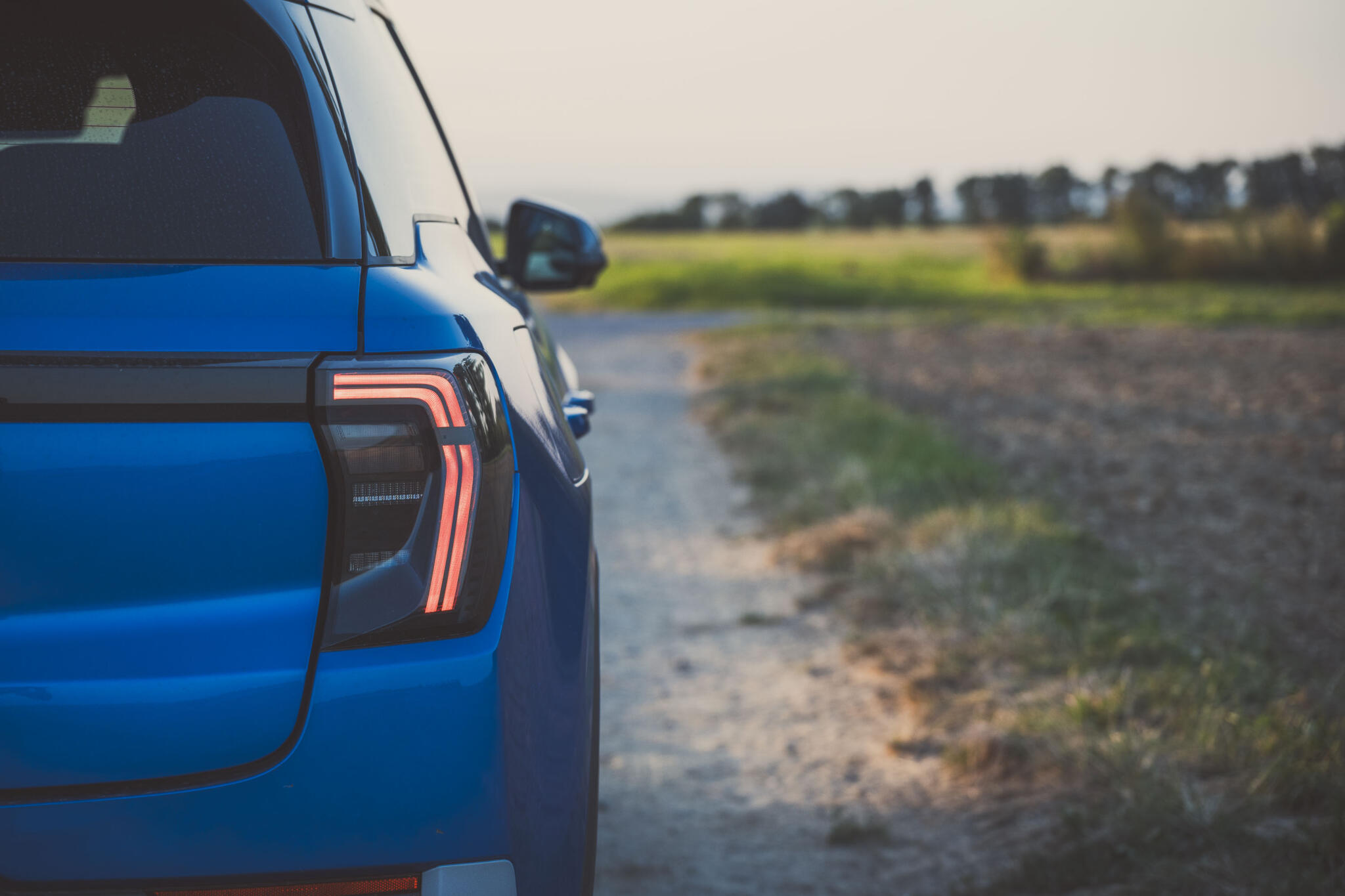 Der 2025 Ford Explorer Premium Extended Range AWD im Test! – autofilou