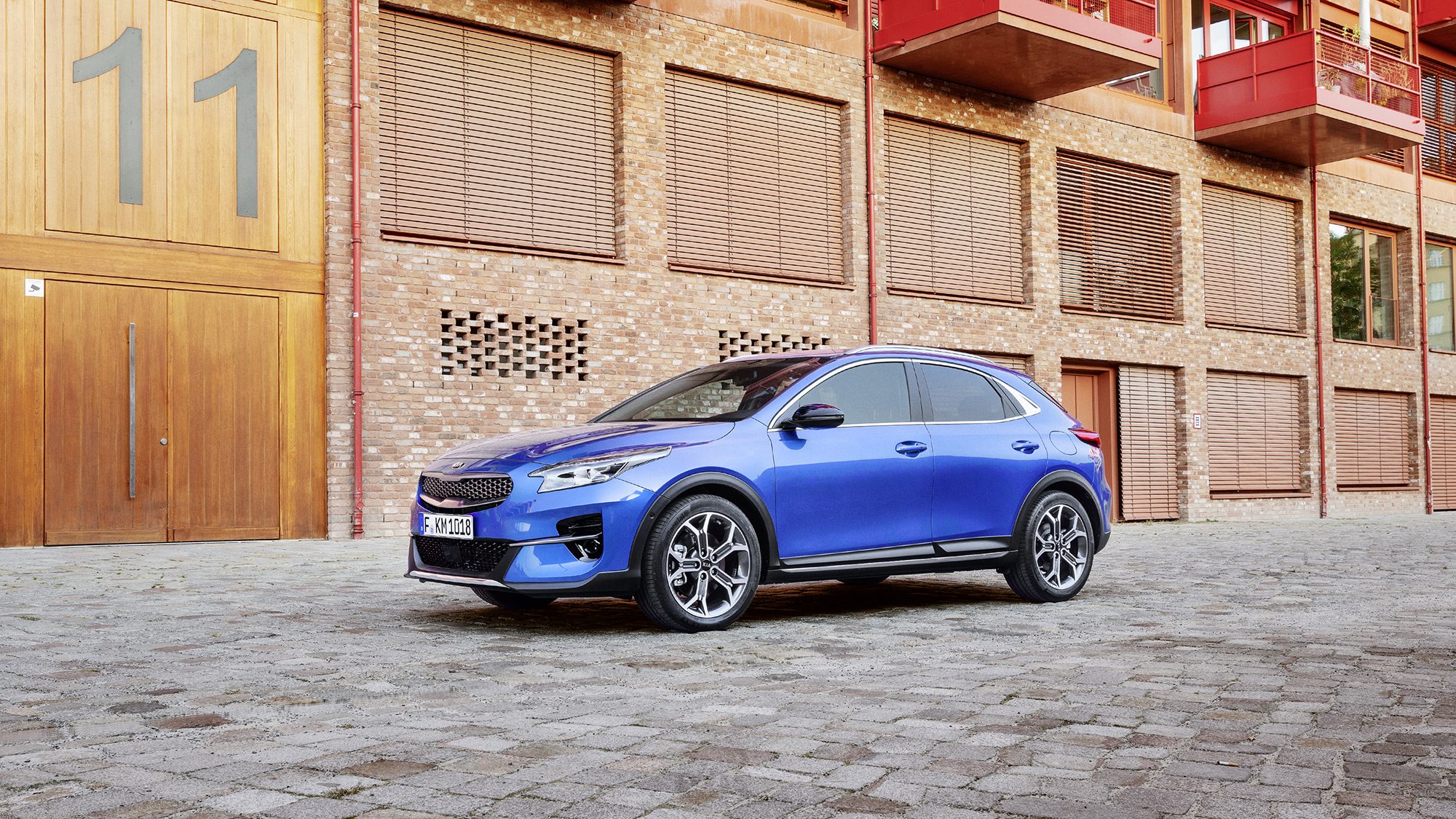 2020 KIA XCeed Test Review Fahrbericht blau blue - autofilou